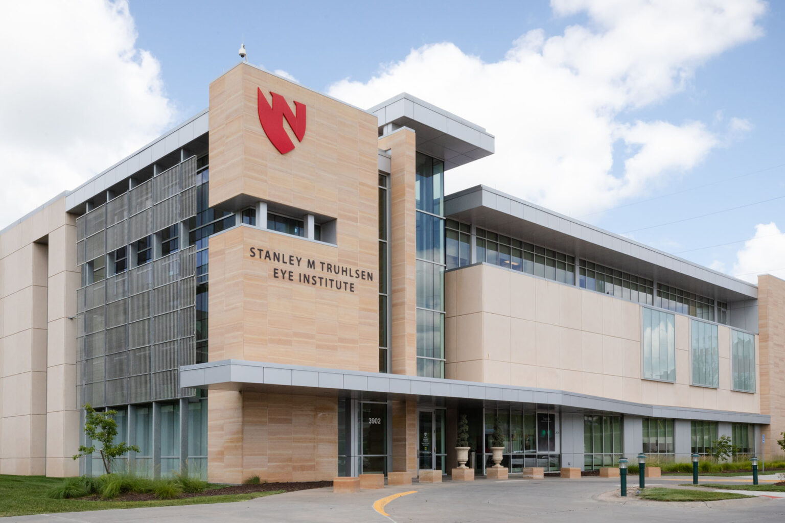 Truhlsen Eye Institute marks 10 years of excellence in vision ...