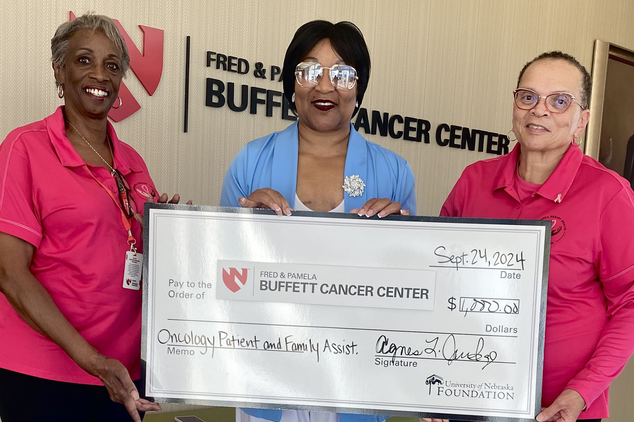 Breast cancer survivor visits cancer center to help inspire hope ...